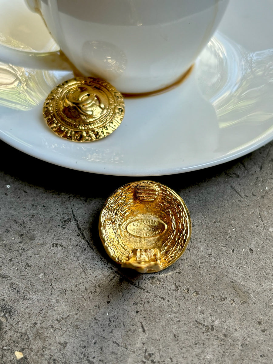 Vintage Chanel CC Logo Border Earrings – Viange Vintage
